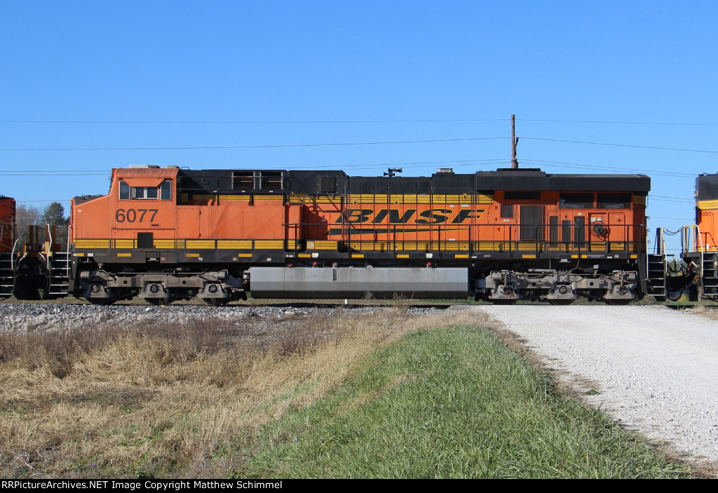 BNSF 6077